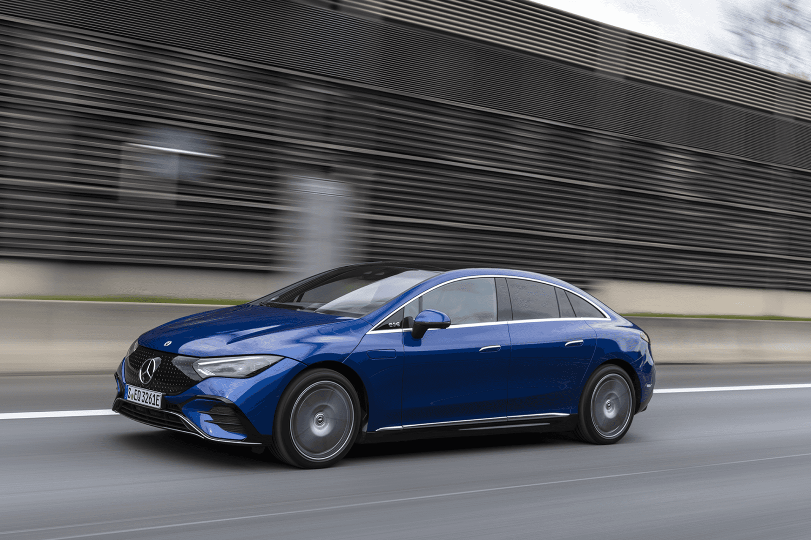 Electrifying Partnership: Mercedes-Benz Electric Vehicle Charging at ...