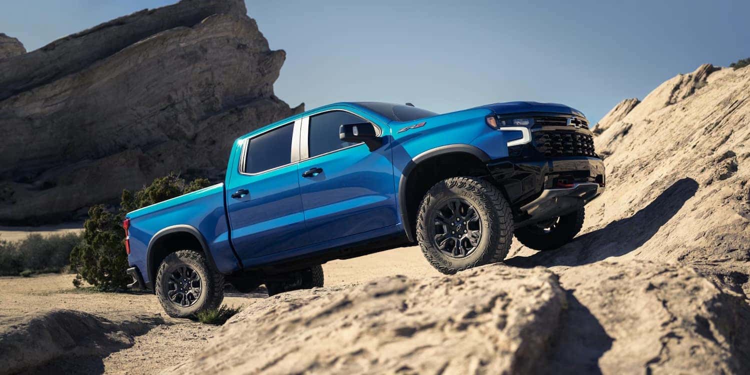 Inside the 2026 Silverado 1500: Infotainment, Safety Tech, and Modern ...