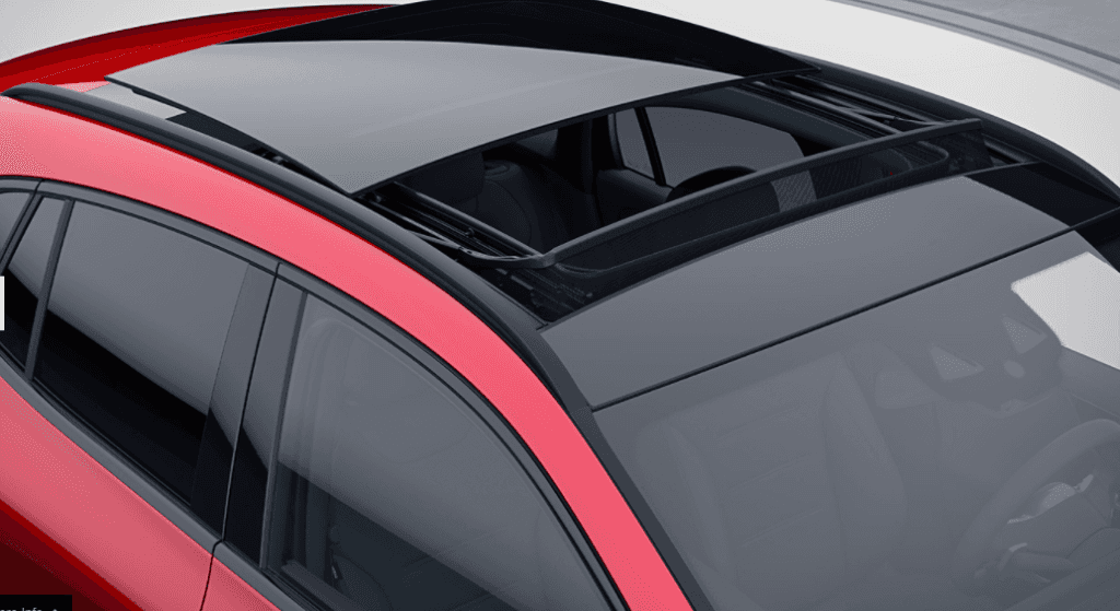 Which Mercedes-Benz GLA Comes With A Sunroof? | Alexandria Dealer