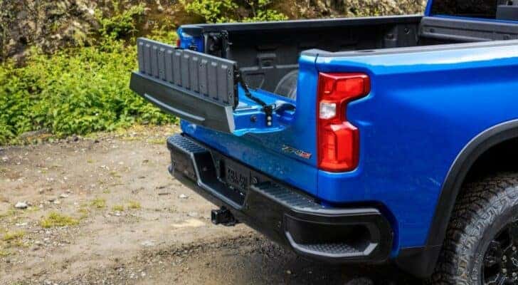 A Tale of Two Tailgates: Chevy Silverado 1500 vs Ford F-150